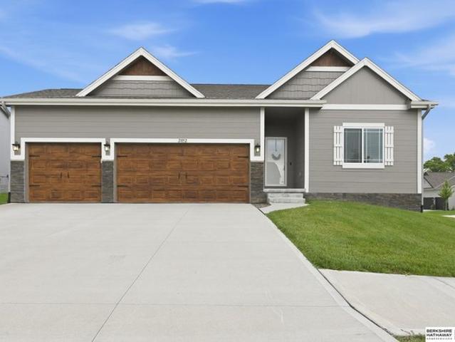 21052 Monroe St, Elkhorn, NE 68022