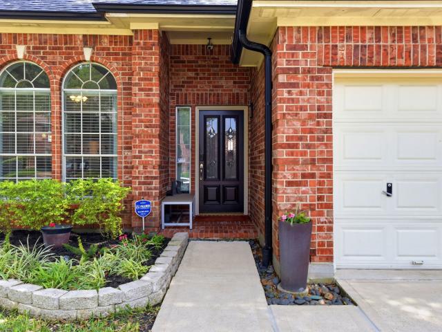 2105 Mossy Trail Dr, Katy, TX 77450 | MLS #85436 | Compass