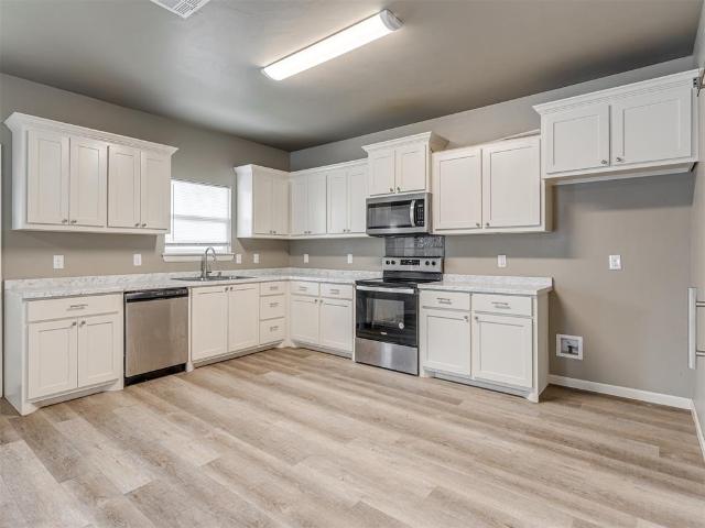 2105 NE 12th Street