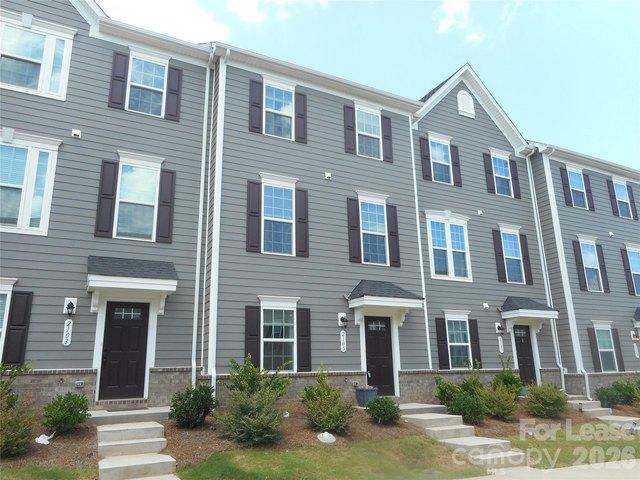 2105 Autumn Olive Ln, Matthews, NC 28104
