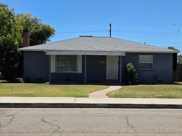 2105 Cypress St, Selma, CA 93662