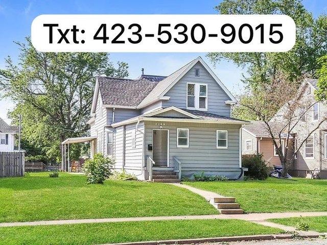 2105 Claussen St, Davenport, IA 52802