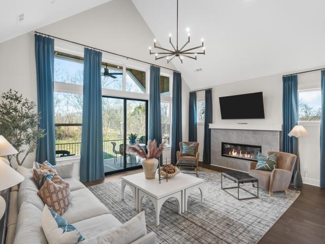 2105 Conductor Ln