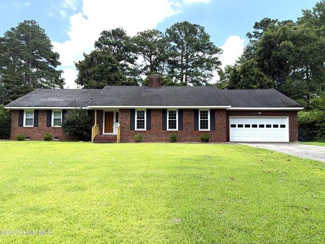 2105 Dallas Dr, Kinston, NC 28504