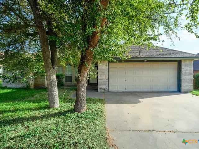 2105 Diana Loop
