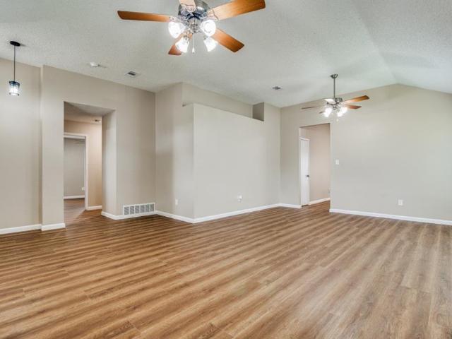 2105 Emerald Oaks