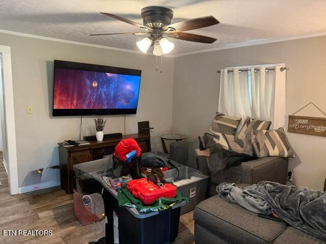 2105 Farris Rd