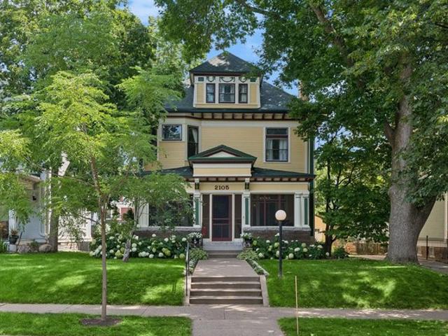 2105 Girard Ave S, Minneapolis, MN 55405