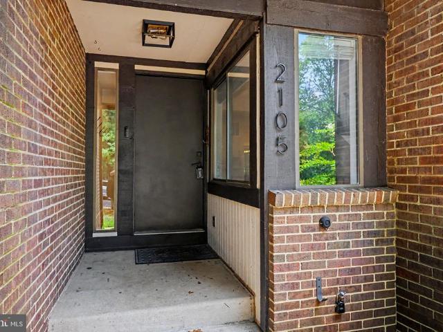 2105 Glencourse Lane