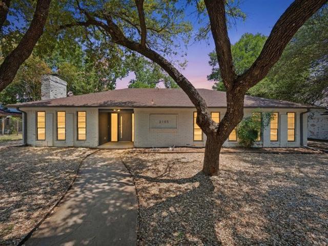 2105 Inverness Dr, Arlington, TX 76012