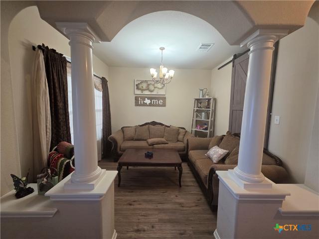2105 Lindsey Drive