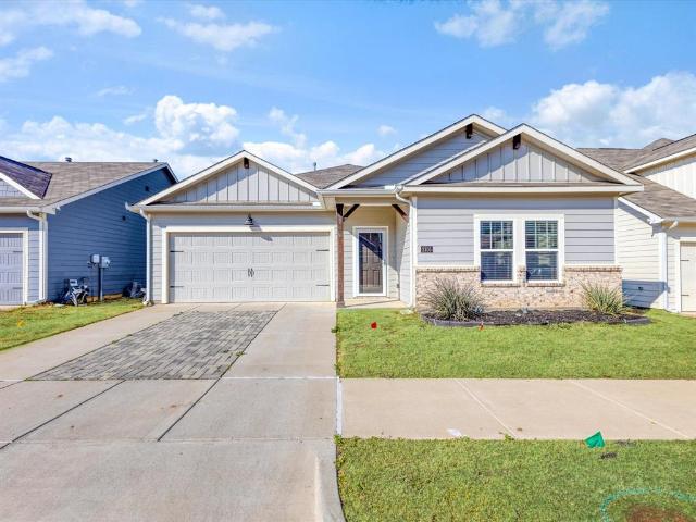 2105 Paxton Way