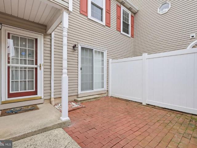 2105 Potters Place