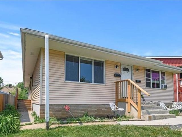 2105 Russell Ave N, Minneapolis, MN 55411