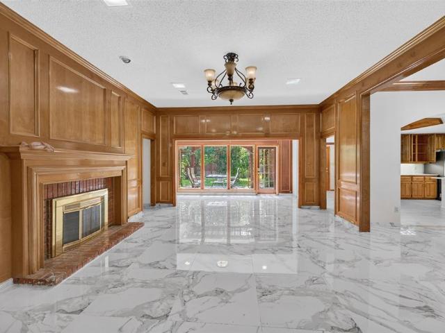 2105 Rolling Oak Lane