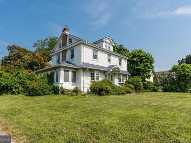 2105 Susquehanna Rd, Abington, PA 19001