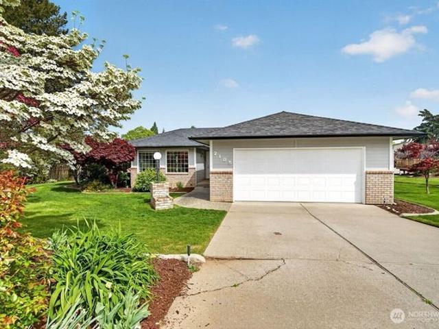 2105 Sutton Pl, Wenatchee, WA 98801