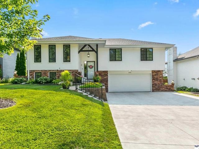 2105 S 163rd Cir, Omaha, NE 68130