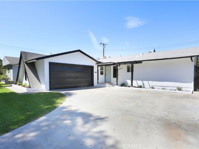 2105 W Hall