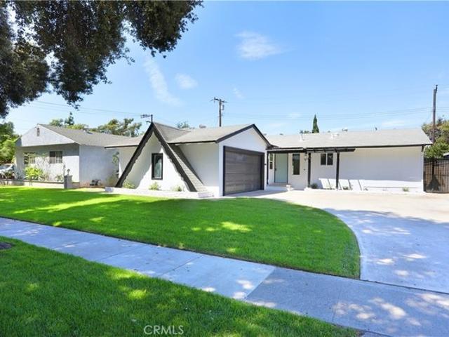 2105 W Hall Ave, Santa Ana, CA 92704