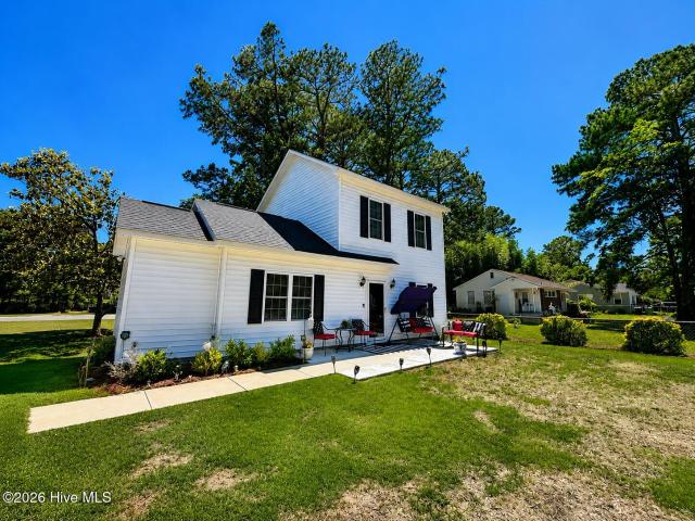 2105 Woodland Avenue