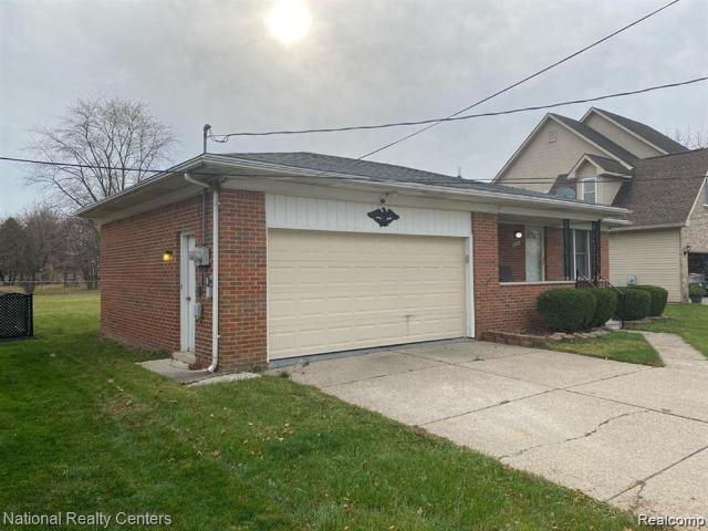 2106 Oakcrest Road
