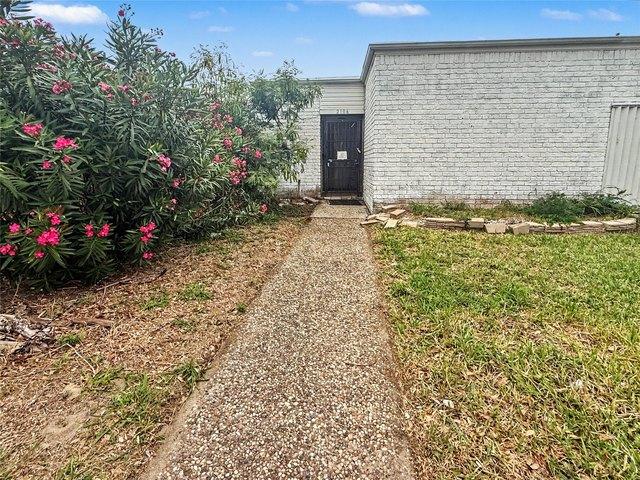 2106 Avenue L, Galveston, TX 77550