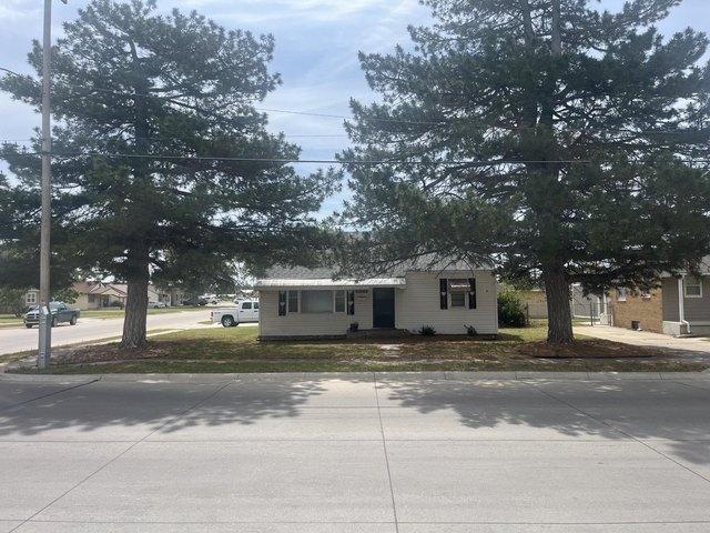 2106 Allen St, Hays, KS 67601