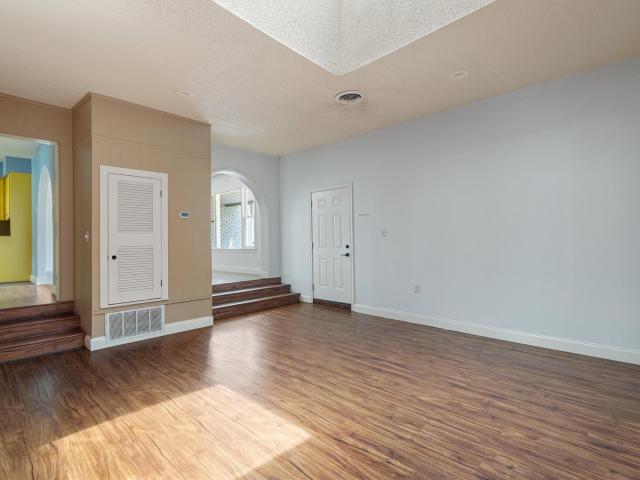 2106 Allred Dr