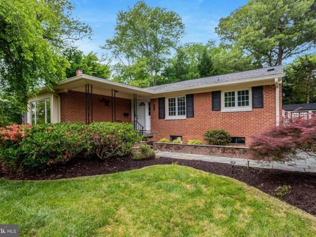 2106 Basset St, Alexandria, VA 22308