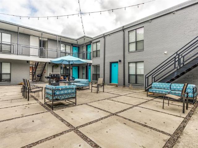 2106 Bennett Avenue # 207