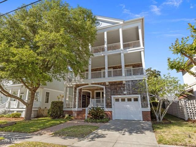 2106 Evans St, Morehead City, NC 28557