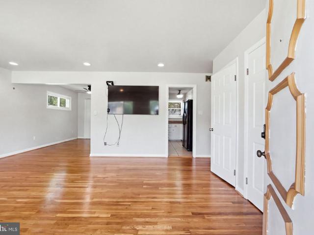 2106 Harwood Road