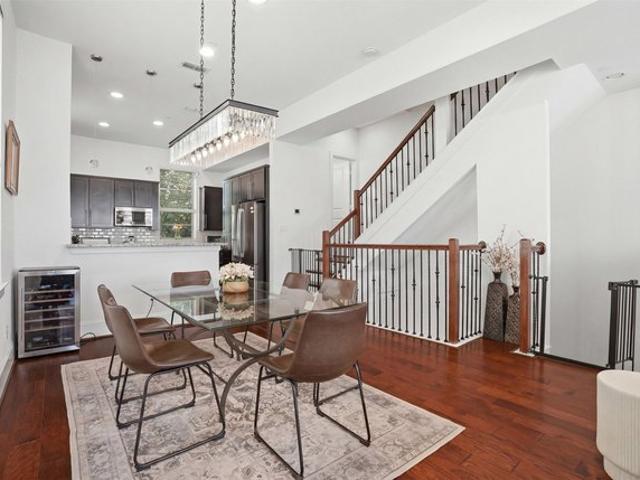 2106 Radcliffe St, Houston, TX 77007
