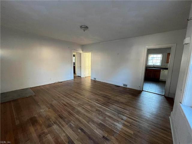 2106 Richmond AVE