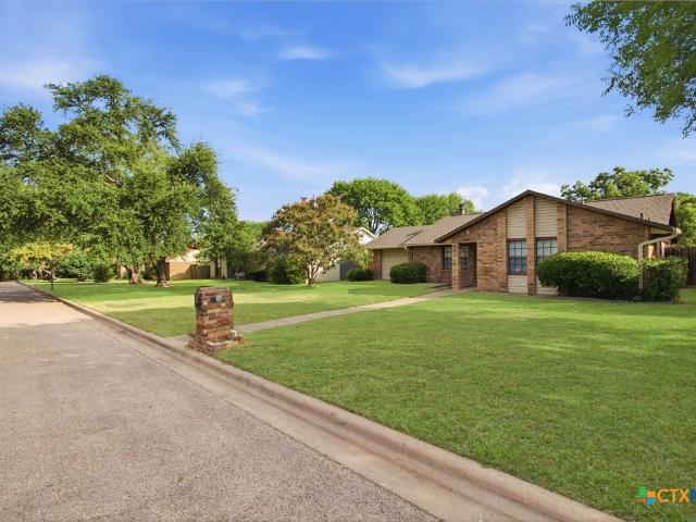 2106 Stagecoach Trail