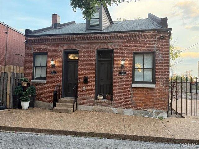 2106 S 8th St, Saint Louis, MO 63104