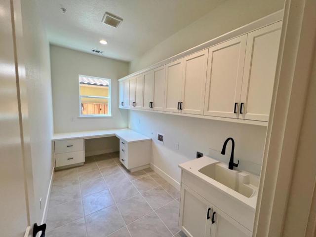2106 White Oak Drive