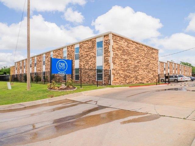 2107 NW 38th St, Lawton, OK 73505