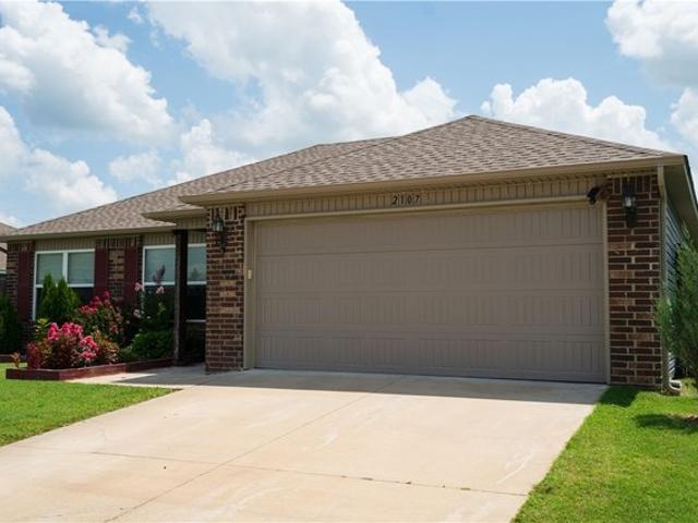 2107 N Lexington St, Siloam Springs, AR 72761