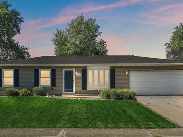 2107 Berwick Dr, Valparaiso, IN 46383