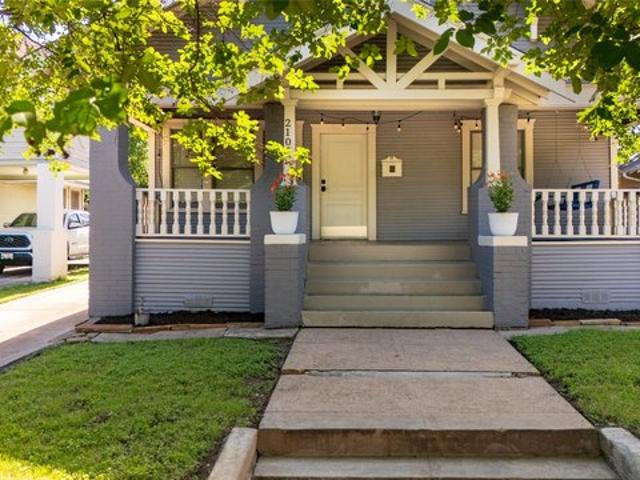 2107 College Ave, Fort Worth, TX 76110