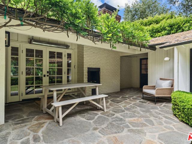 2107 El Roble Lane