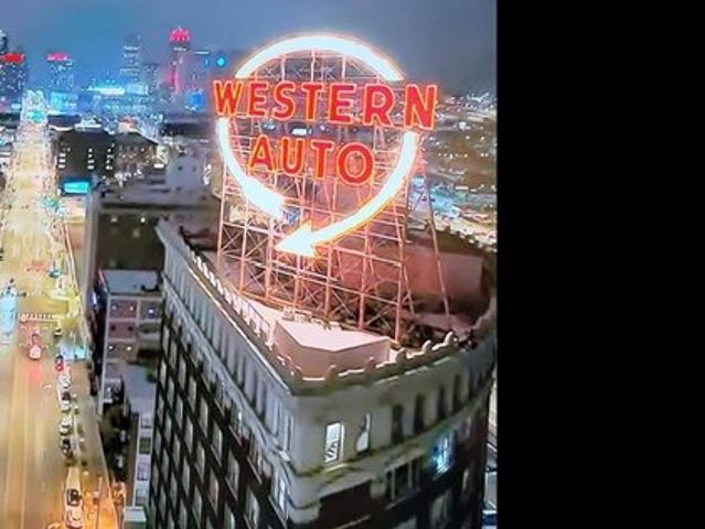 2107 Grand Blvd Apt 708, Kansas City, MO 64108
