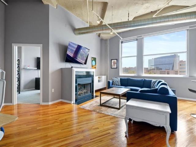 2107 Grand Boulevard # 909