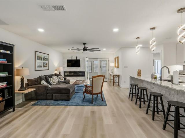 2107 Lewood Cir