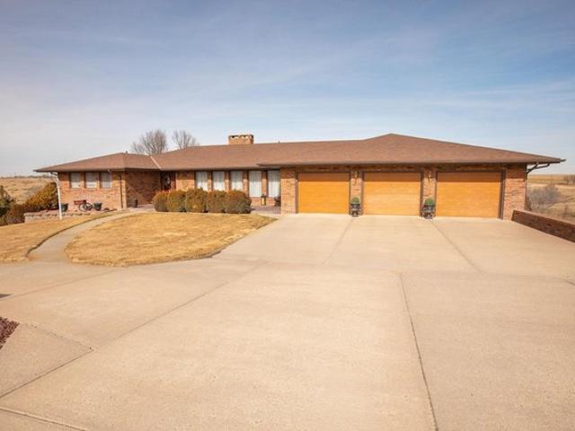 2107 Ponderosa Dr, McCook, NE 69001