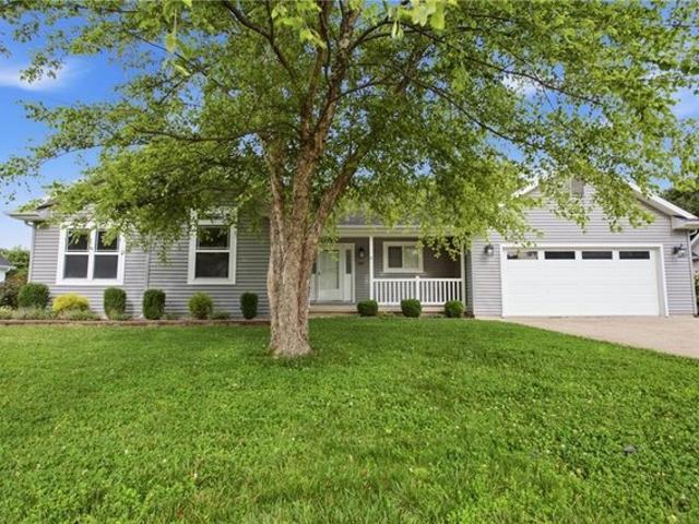2107 Redbud St, Effingham, IL 62401