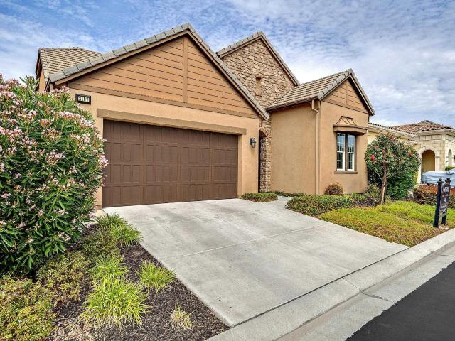 2107 Rioja Way