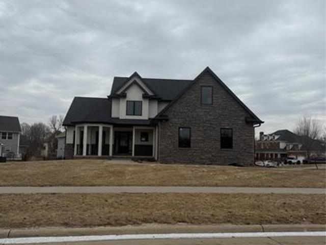 2107 SW Tanglewood Ln, Ankeny, IA 50023